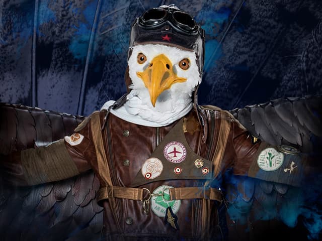 Aquí van las primeras pistas para descubrir a la celebridad detrás de ...