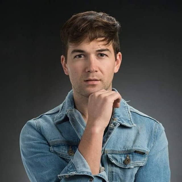 Javier Ponce | Las Estrellas Home Egresados | Las Estrellas