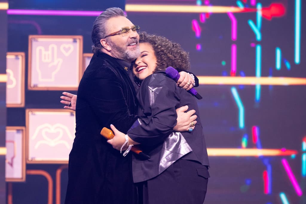 Mijares y Lucero Mijares hacen dueto en 'Juego de Voces' e impactan a todos | Shows Juego de ...