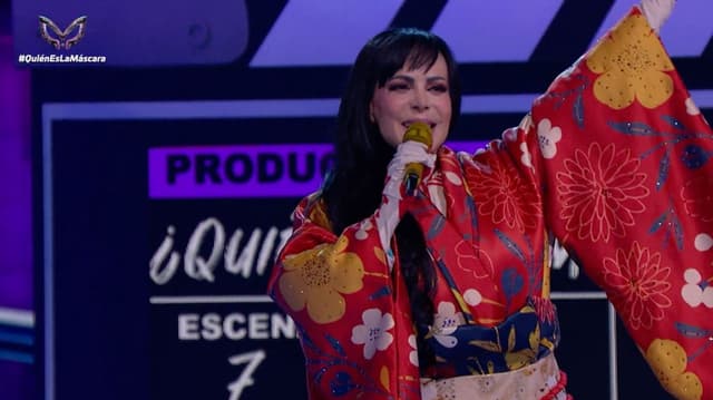Maribel Guardia es Mini Chang y Anahí rompe en llanto al recordar ...