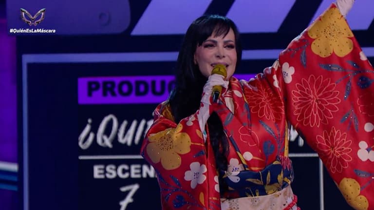 Maribel Guardia es Mini Chang y Anahí rompe en llanto al recordar ...