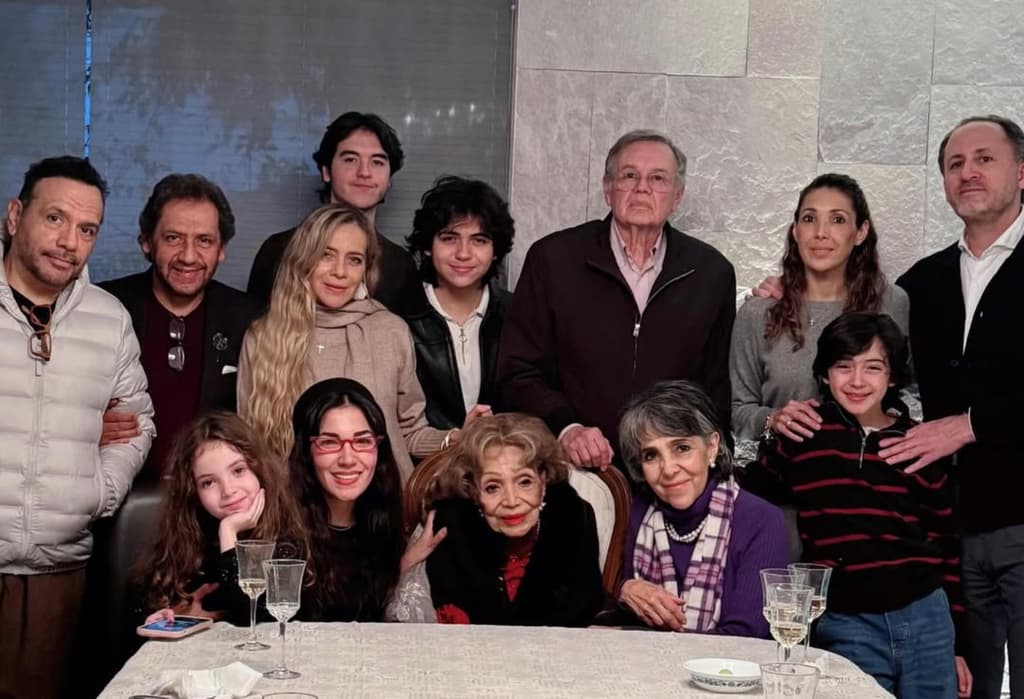 María Victoria celebra el Año Nuevo acompañada de su familia e impacta ...