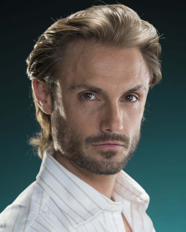 Alex Brizuela | Las Estrellas Home Egresados | Las Estrellas