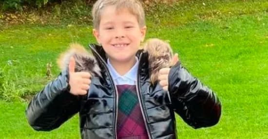 Mamá permite que su hijo use falda a la escuela y lanza mensaje a ...
