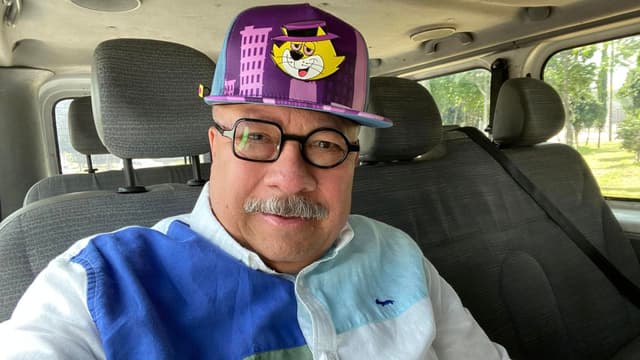 Humberto Vélez, que da voz a Homero Simpson y Winnie Pooh, enfrenta ...