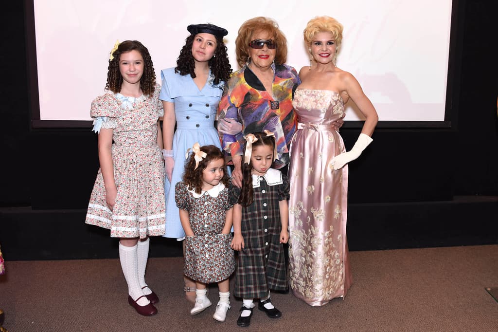 En Fotos Conoce A Nicole Vale Quien Da Vida A Silvia Pinal En La