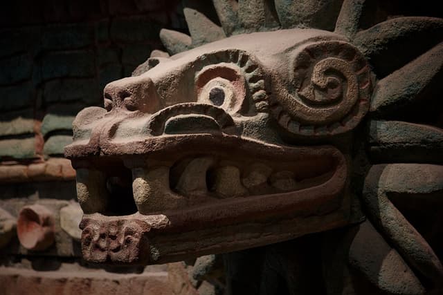 Serpiente azteca gigante queda al descubierto tras terremoto (foto ...