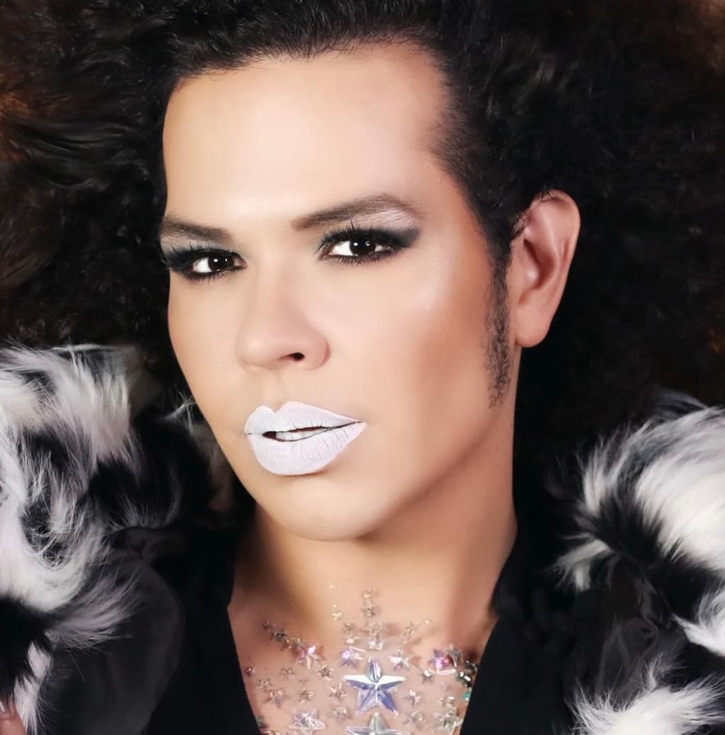 De 'Ataulfo' a experto en maquillaje: Así cambió Alex Reyna, el ...