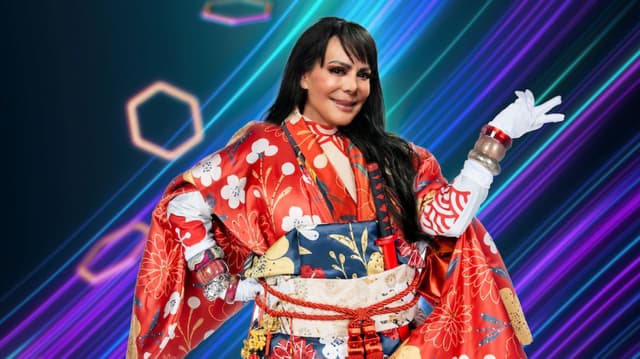Maribel Guardia es Mini Chang y Anahí rompe en llanto al recordar ...
