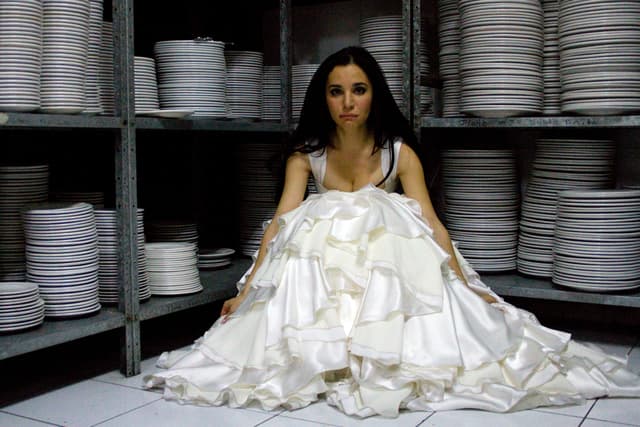 Cásese Quien Pueda, la comedia romántica de las hermanas Higareda ...