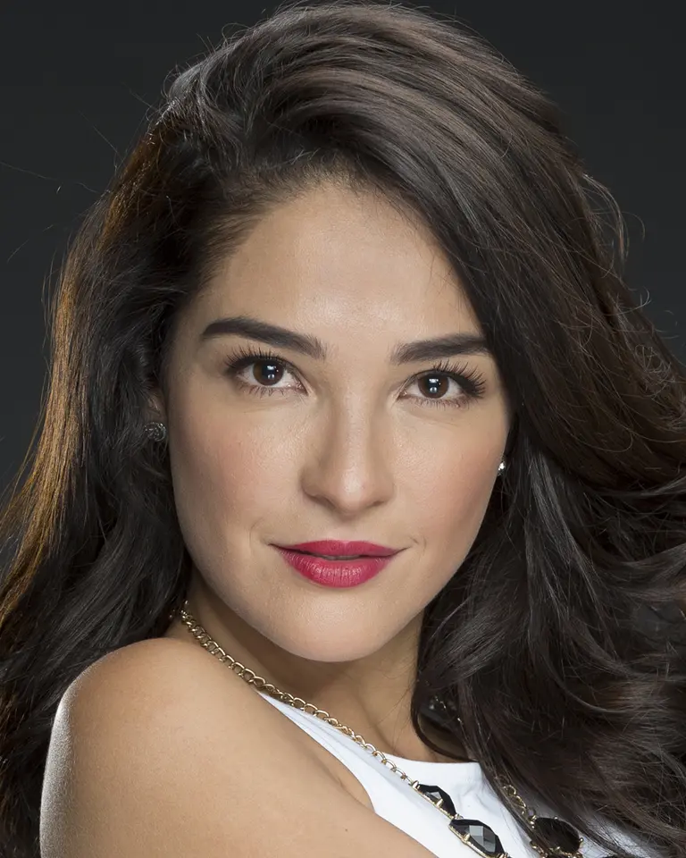 Ana Isabel Torre | Las Estrellas Home Egresados | Las Estrellas