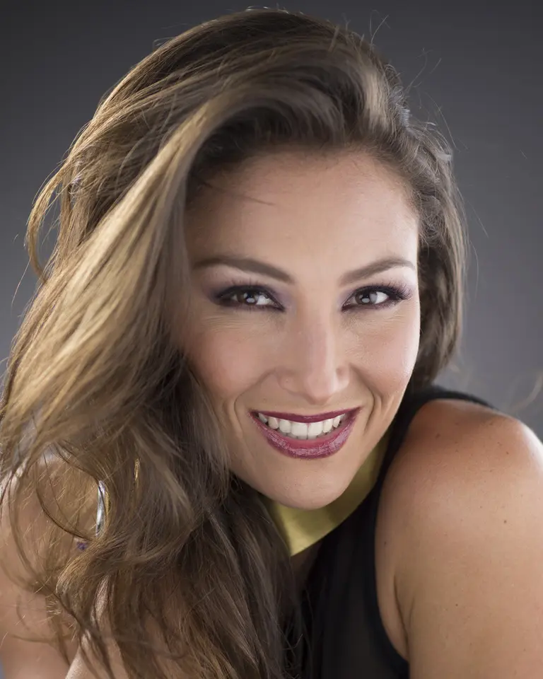 Anahí Fraser | Las Estrellas Home Egresados | Las Estrellas