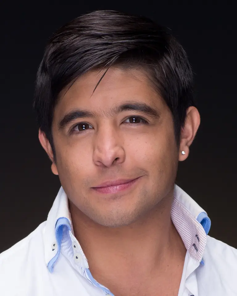 Emmanuel Torres | Las Estrellas Home Egresados | Las Estrellas