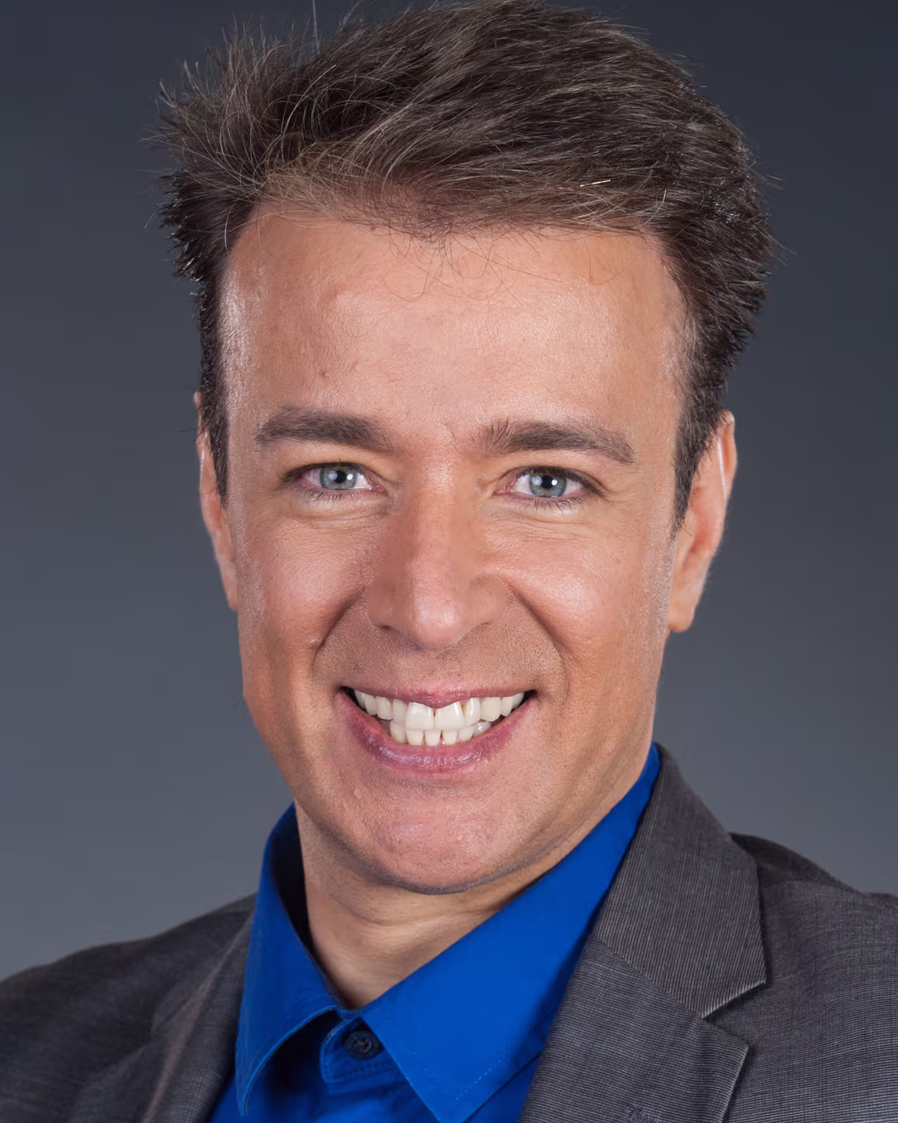 Raúl Magaña | Las Estrellas Home Egresados | Las Estrellas
