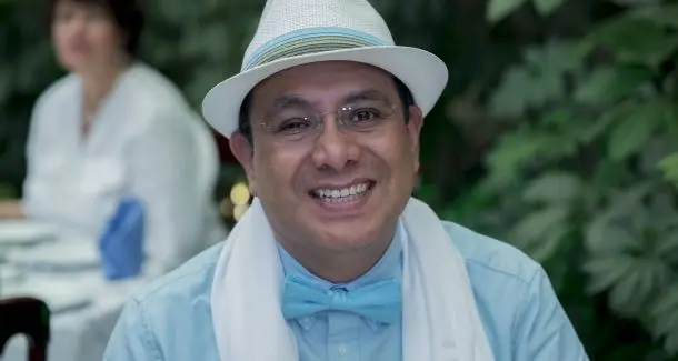 Guillermo Quezada maestro de análisis de texto | Las Estrellas Home Profesores | Las Estrellas