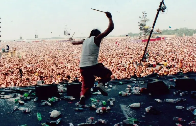 Fiasco Total: El documental de Netflix sobre el caótico Woodstock 99 ...
