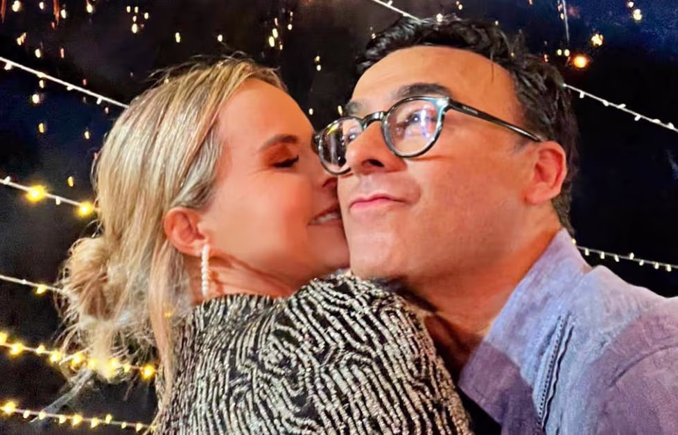 Adal Ramones presume avanzado embarazo de su esposa, quien lo hará papá ...