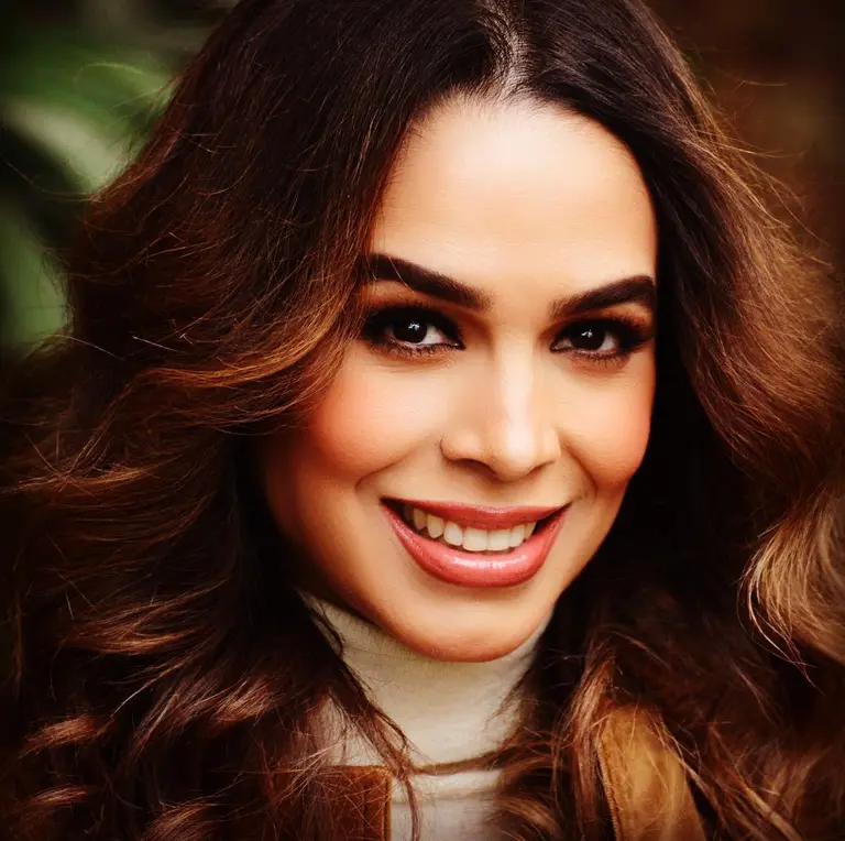 Biby Gaytán publica fotos de hace 26 años cuando se convirtió en mamá e ...