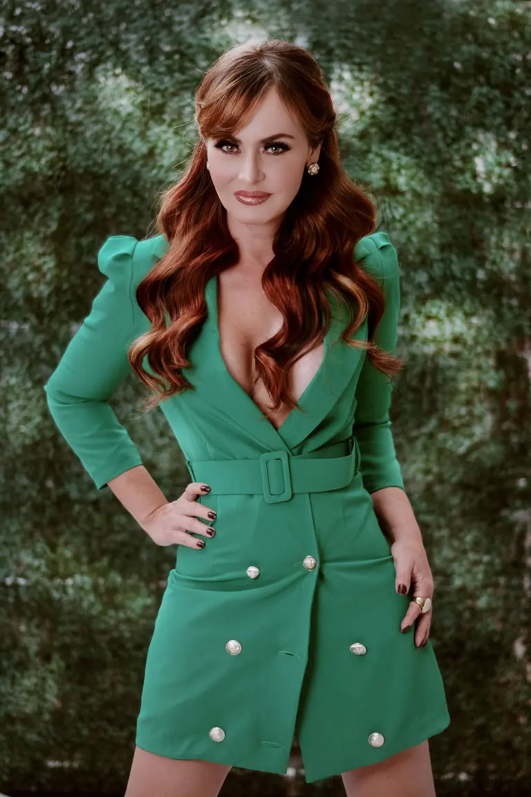 Gaby Spanic enciende las redes al presumir su marcado abdomen desde la playa | Las Estrellas ...