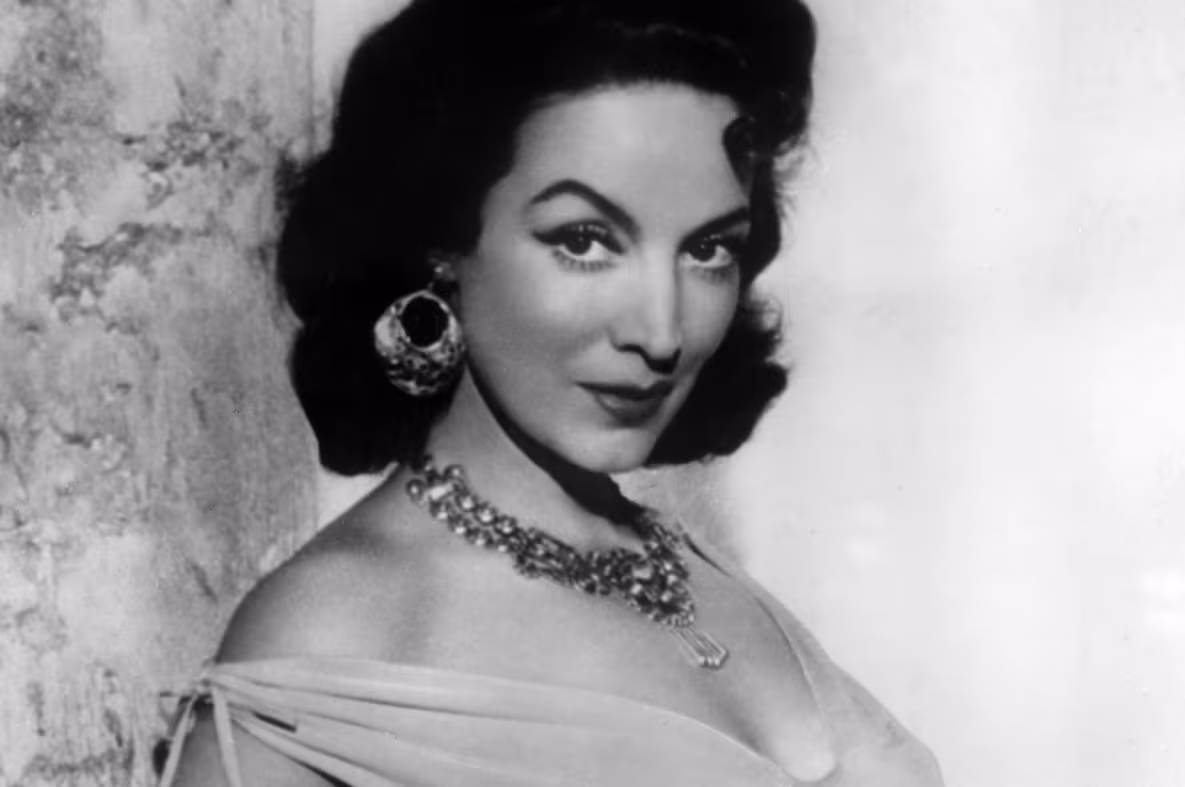 Saquean tumba de María Félix en panteón | Las Estrellas Home Lo Último ...