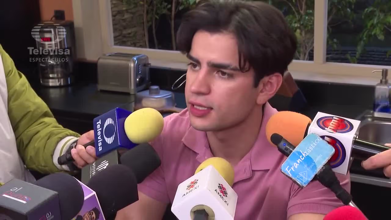 Aarón Mercury debuta como actor y destapa su encuentro con Shakira ...