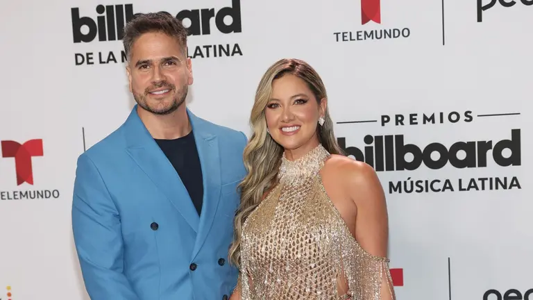 Daniel Arenas reaparece en redes con su novia Daniela Álvarez: Ambos ...