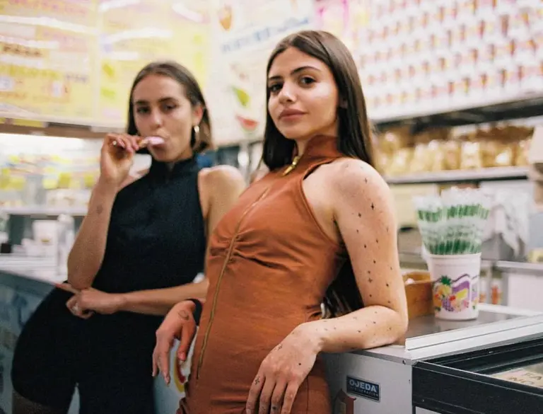 Daniela Parra publica impactante imagen esposada; ¿fue detenida tras la ...