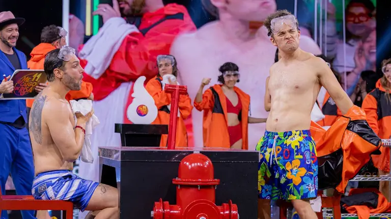 Nicola Porcella y Yurem presumen abdomen de acero en 'Me Caigo de Risa' | Shows Famosos | Las ...