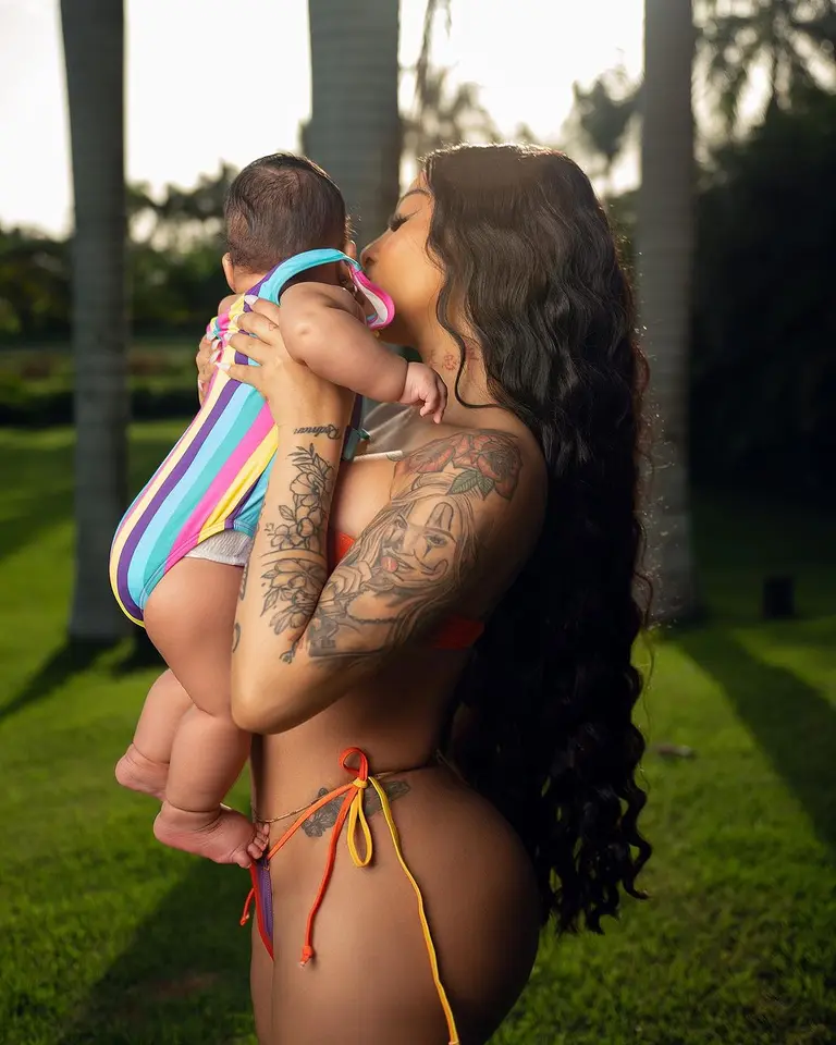 Yailin y Anuel: la cantante deja ver el rostro de su hija Cattleya por primera vez | Shows ...