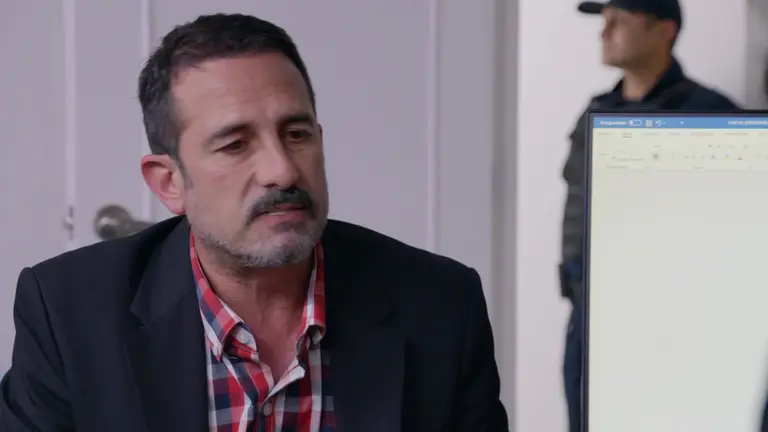 Como dice el dicho: Álvaro está desesperado por encontrar a su hija ...