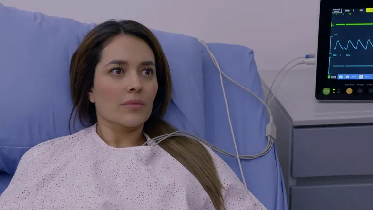 Como dice el dicho: Samuel manda al hospital a Karla y su rival de amores le hace una visita ...