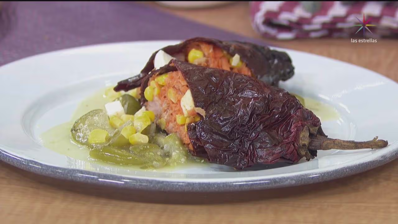 RECETA: Chile relleno de atún | Shows Cuéntamelo Ya! | Las Estrellas