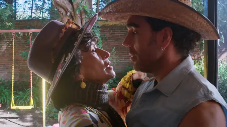 El Chuy y su abuela se van juntos de vacaciones | Está Libre | Shows ...