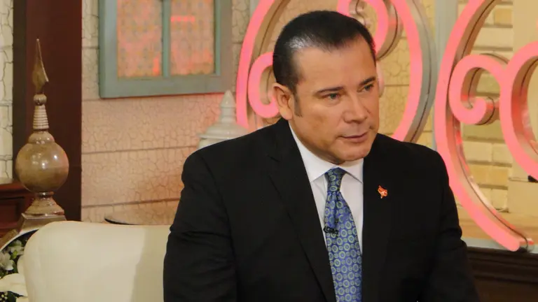 AUTOCONTROL DE PENSAMIENTO CON ALEX DEY | Shows Hoy | Las Estrellas