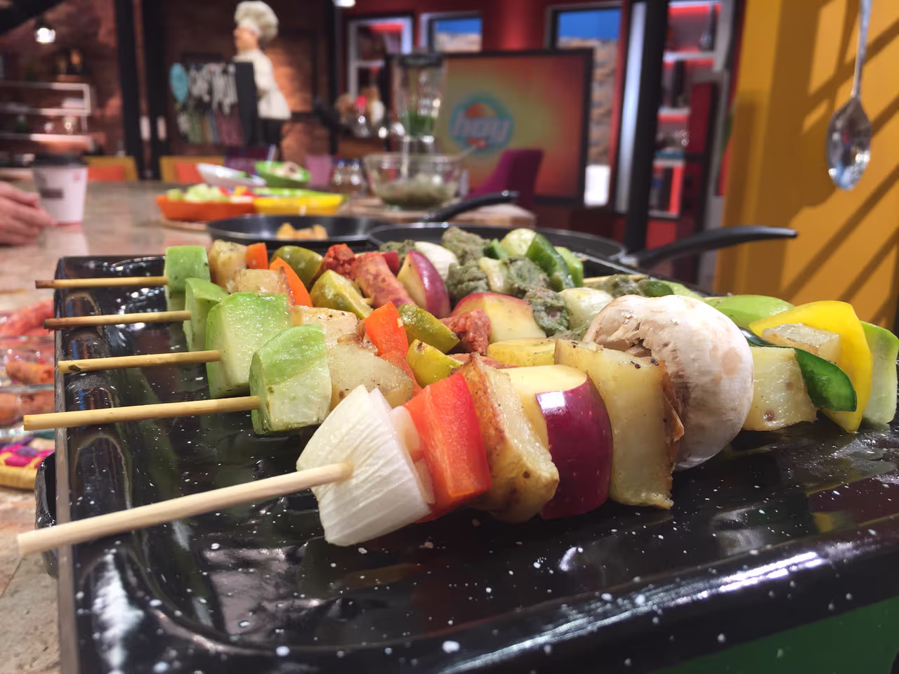 brochetas-arrachera-cocina-receta-chef-yogui | Shows Hoy | Las Estrellas