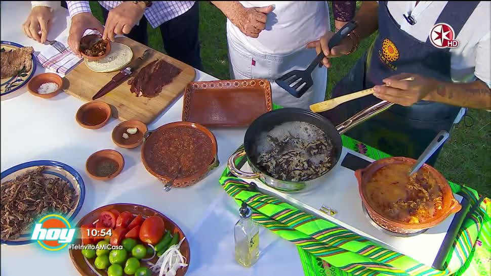 Cocina mexicana Prepara delicioso Aporreado Chef Yogui | Shows Hoy ...