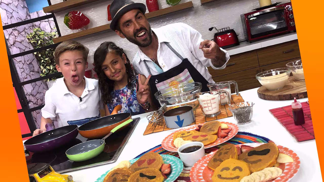 Hot cakes de caritas con el Chef Yogui | Shows Hoy | Las Estrellas
