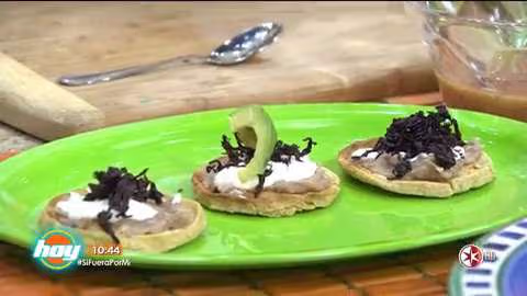 Receta casera Chef Yogui Sopecitos chicharron jamaica | Shows Hoy | Las ...