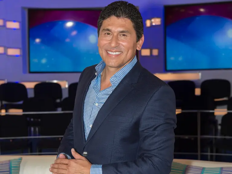 Te envidian o te admiran Cesar Lozano | Shows Hoy | Las Estrellas