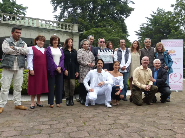 Dan claquetazo oficial Simplemente Maria telenovela | Las Estrellas ...