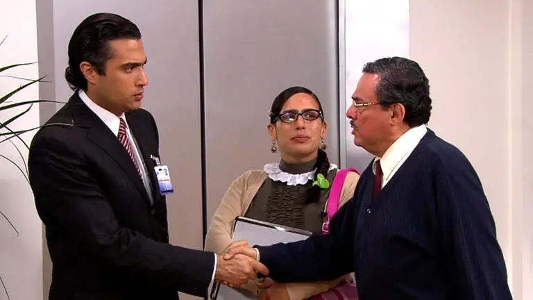 La fea más bella Capítulo 23 Completo: Don Erasmo y Fernando se conocen ...