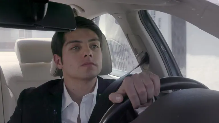 Brandon atropella a una señora y paga su culpa en La Rosa de Guadalupe ...