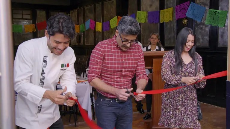 La Rosa de Guadalupe: Héctor pone restaurante en memoria de su abuelita ...