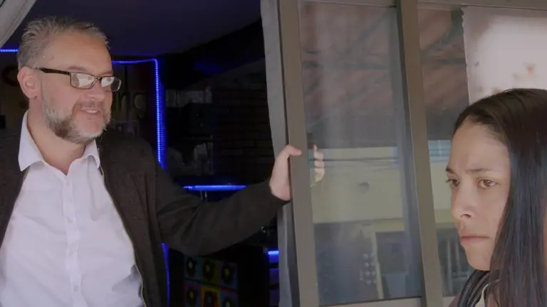 La Rosa de Guadalupe: Maritza descubre que el dueño del café internet ...