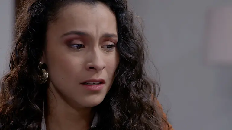 La Rosa de Guadalupe: Alondra se queda sin trabajo y sin casa, por un ...