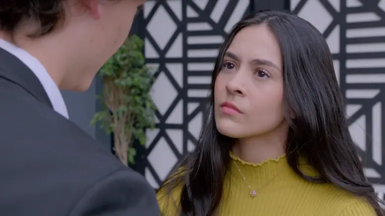 La Rosa de Guadalupe: Giovanna interfiere en la vida romántica de ...