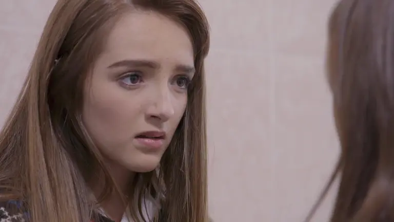 La Rosa de Guadalupe: Lucía se entera que el muchacho que la embarazó no se hará responsable de ...