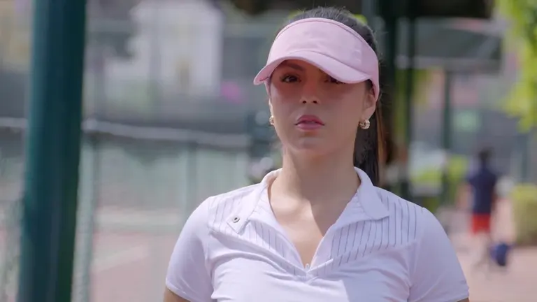 La Rosa de Guadalupe: Luisa ignora las señales que apuntan a su hermano como el autor del video ...