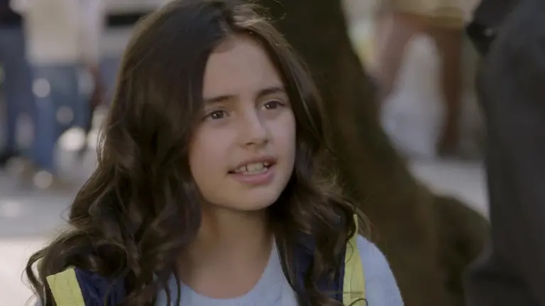 La Rosa de Guadalupe: Luz Irene aconseja a Don Eladio para que se ...