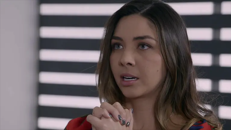 La Rosa de Guadalupe: Lydia no puede creer que el hermano de la novia ...